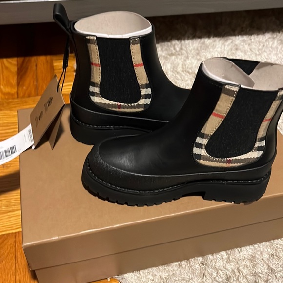 Burberry | Shoes | Burberry Chelsea Boots | Poshmark